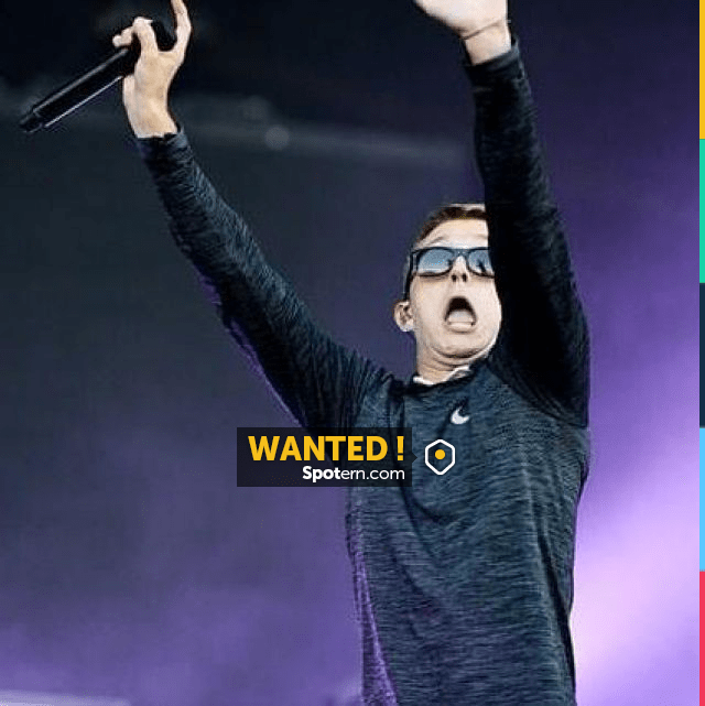 The t-shirt, long-sleeved, Nike worn by Vald on the account Instagram ...