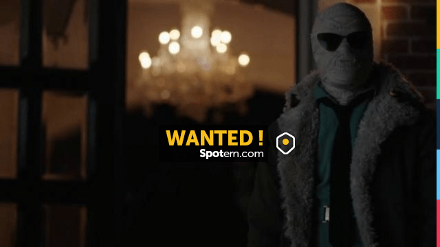 The coat of the Negative Man (Dwain Murphy) in Titans S01E04 | Spotern