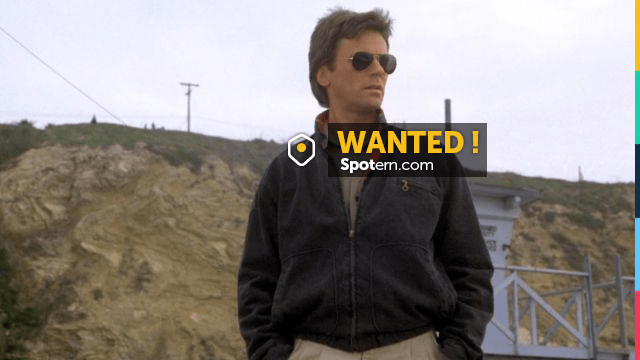The black jacket of MacGyver (Richard Dean Anderson) in MacGyver S01E13 ...