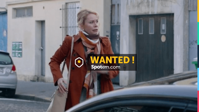 Le trench marron-orangé de Marie-France (Carole Richert) dans Clem ...