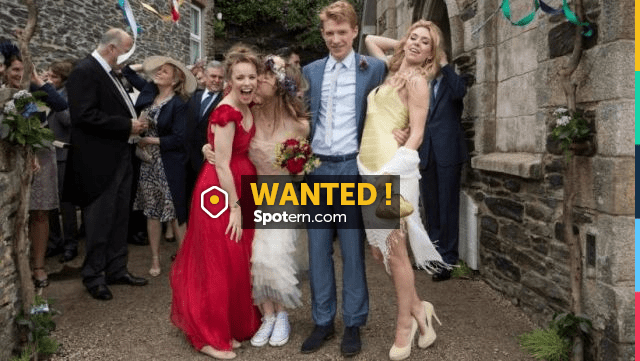 The red dress of bride, Mary (Rachel McAdams) in It was time | Spotern