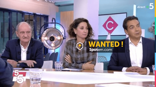 Le collier à perles multicolores de Marion Ruggieri dans C à vous du 10 ...