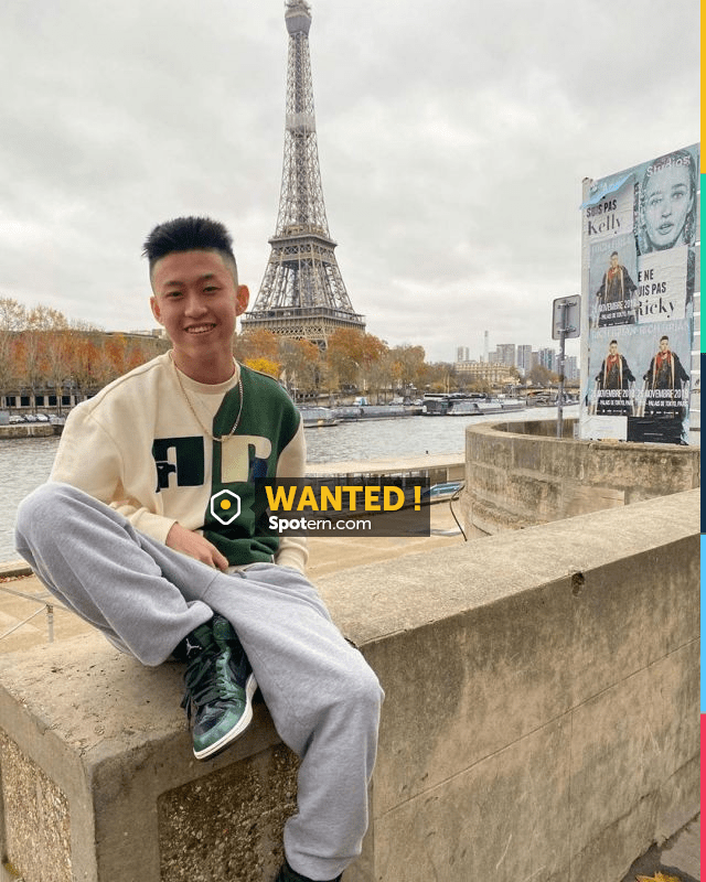 Sweater worn by Rich Brian on his Instagram account @brianimanuel | Spotern