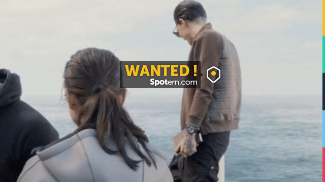 Chaqueta marrón taupe usada por Jaxx (Ruby Rose) como se ve en The Meg ...