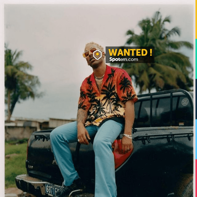 The sunglasses worn by LayLow on the account Instagram of @jey.laylow ...