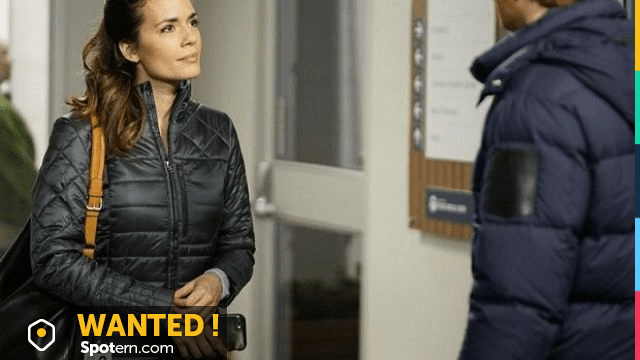 Black Purse bag of Natalie Manning (Torrey DeVitto) in Chicago Med ...