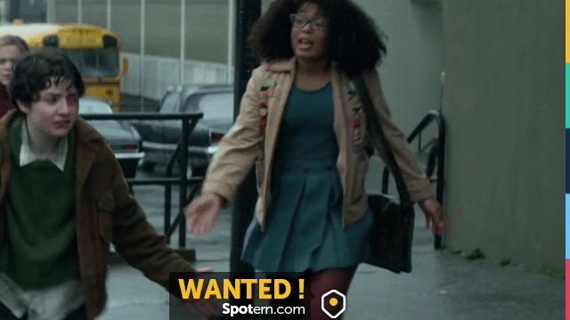 Medias moradas usadas por Rosalind Walker (Jaz Sinclair) en Chilling ...