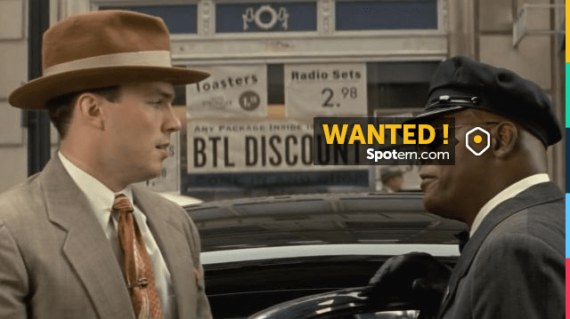 Sunglasses worn by Joe Morris (Samuel L. Jack­son) as seen in The ...