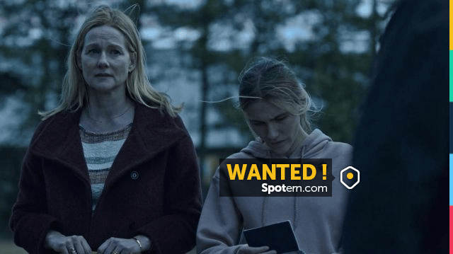 Rose Pink hoodie worn by Charlotte Byrde (Sofia Hublitz) in Ozark ...