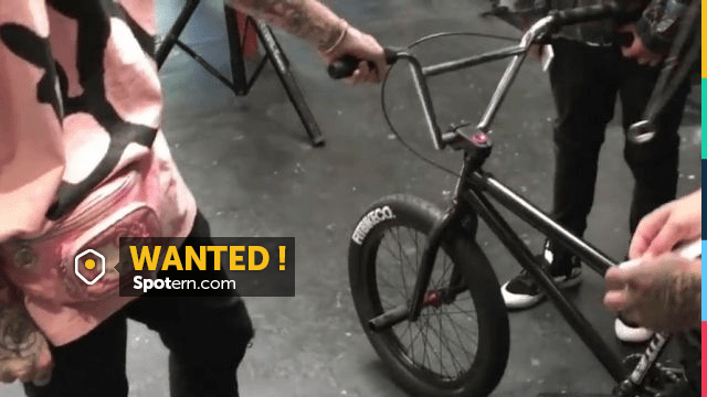 Hello kitty bum bag worn by Lil Peep in the YouTube video LIL PEEP ...