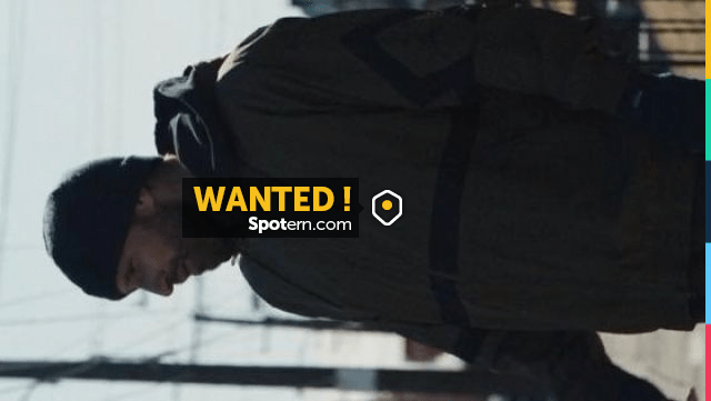 Anorak Jordan Kaki de Peter Matthias Schoenaerts dans le film Sons of ...