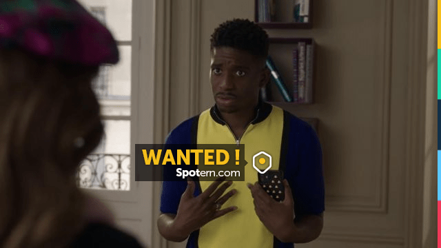 The polo shirt Blue and Yellow Julien (Samuel Arnold) in the series ...