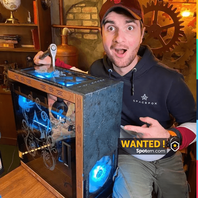 The watch worn by Amixem on the account Instagram @amixem | Spotern