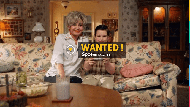 Cherry and animal blouse worn by Connie 'Meemaw' Tucker (Annie Potts ...