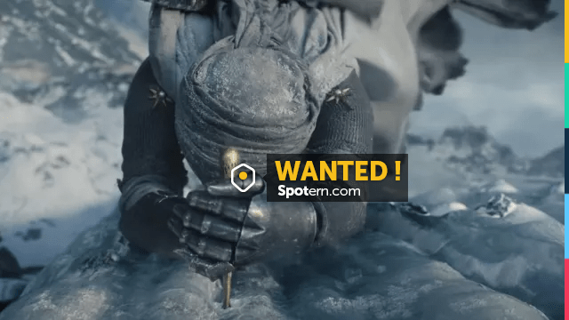 Gold Knife used by Galadriel (Morfydd Clark) as seen in The Lord of the ...