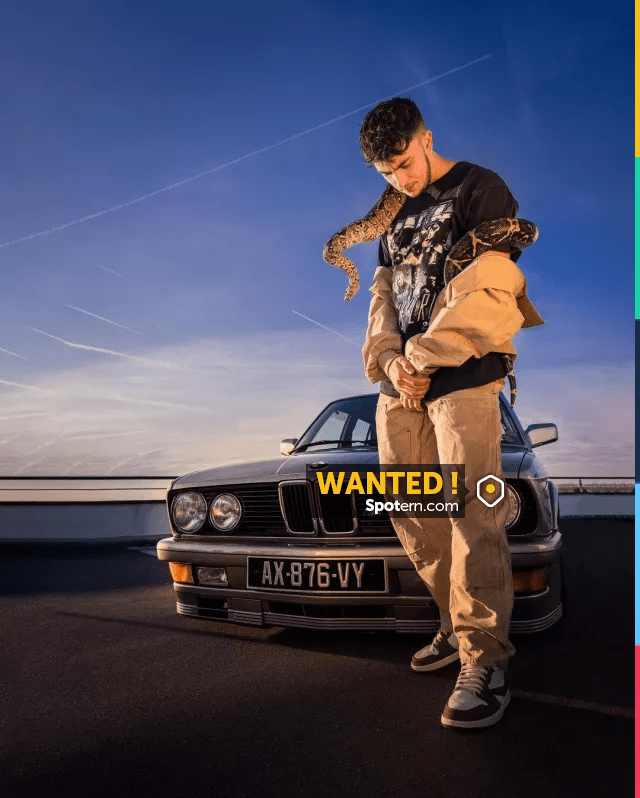 The brown pants of Inoxtag on his account Instagram @inoxtag | Spotern