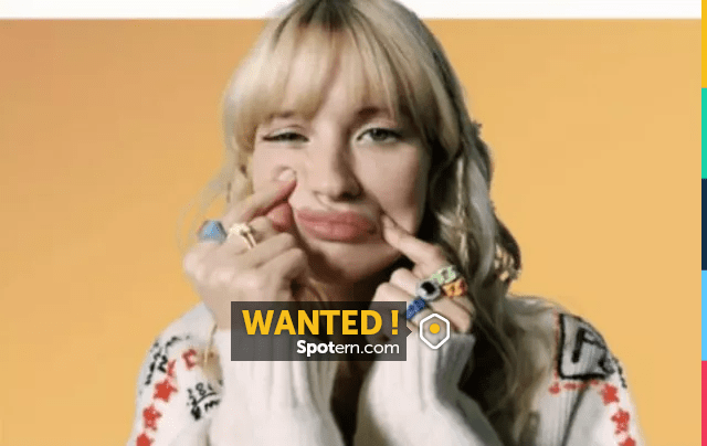 Colourful rings worn by Angèle in a photoshoot | Spotern