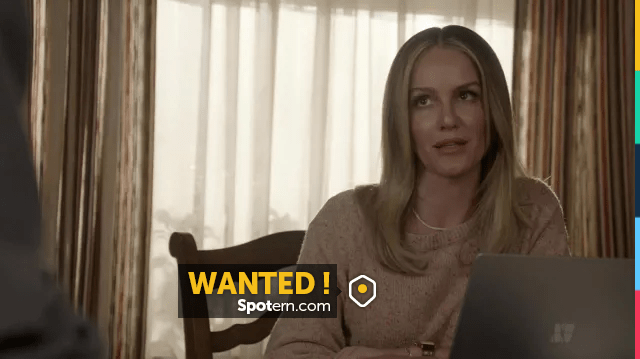 Suéter usado por Laura Fine-Baker (Monet Mazur) como se ve en el ...