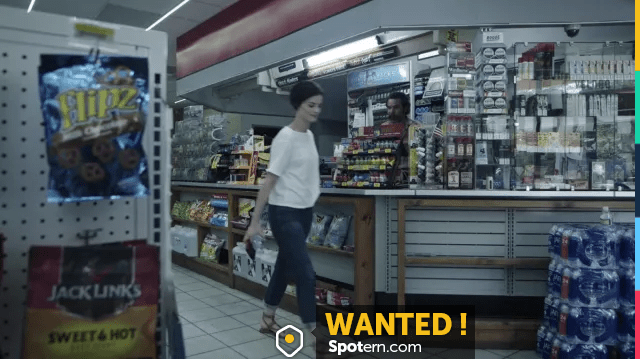 Sandals shoes worn by Lisa Spann (Jaimie Alexander) as seen in Last ...