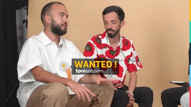 The beer shirt and lemon press worn by Oli in the YouTube video @Bigflo ...