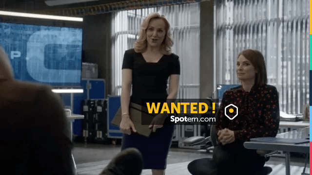 La chemise noire à fleurs rouges de Taylor Rentzel (MacKenzie Meehan ...