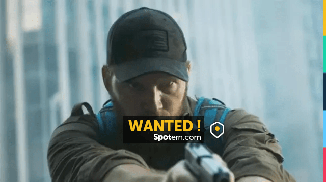 The blue backpack worn by James Reece (Chris Pratt) in the series The ...