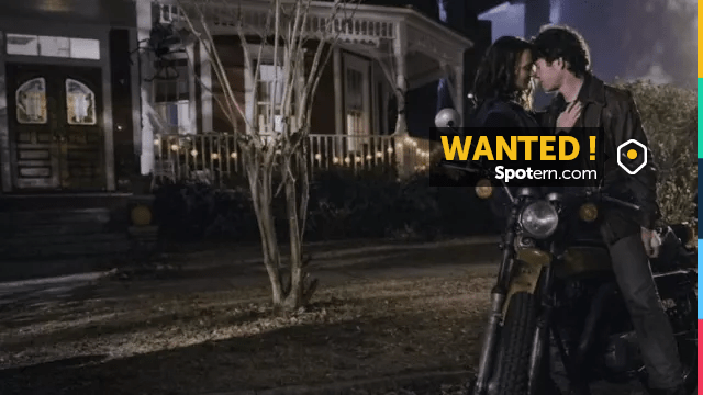 Veste en cuir portée par Corey Cunningham (Rohan Campbell) vue dans ...