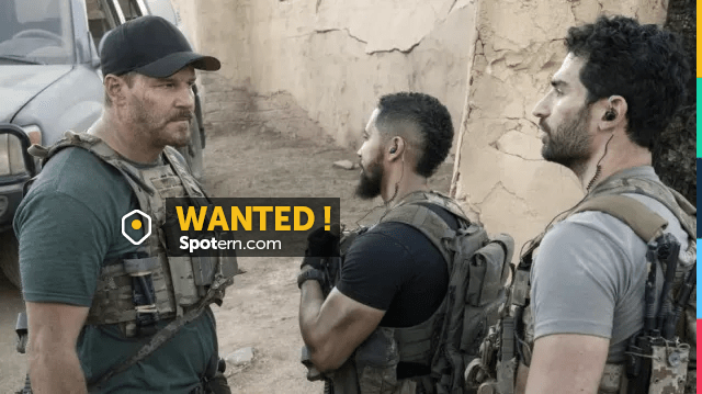 Green tee worn by Jason Hayes (David Bore­anaz) as seen in SEAL Team TV ...