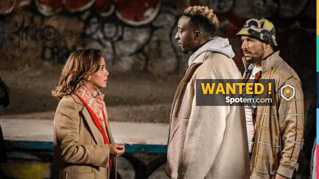 The beige plaid jacket worn by Jeff/Kevin (Redouane Bougheraba) in the movie Classico | Spotern