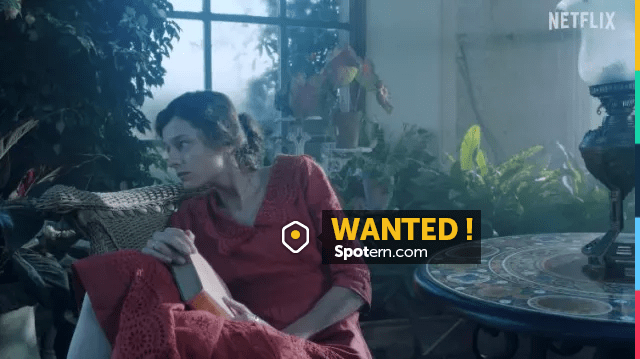 Vestido rojo usado por Lady Constance Chatterley (Emma Corrin) como se ...