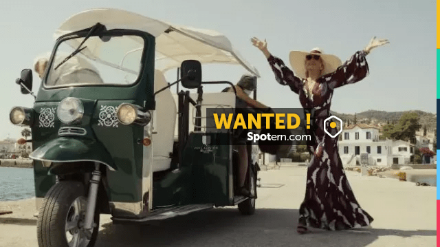 Printed long dress worn by Birdie Jay (Kate Hudson) as seen in Glass ...