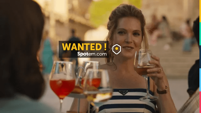 Earrings worn by Daphne (Meghann Fahy) as seen in The White Lotus TV ...