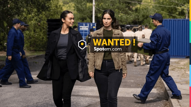 Gabardina negra usada por el agente especial Cameron Vo (Vinessa ...