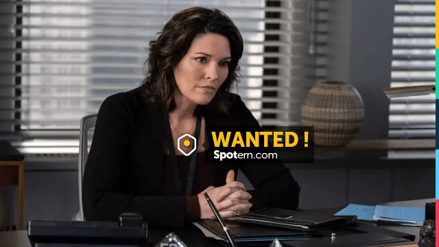 Necklace worn by Special Agent in Charge Isobel Castille (Alana de la ...