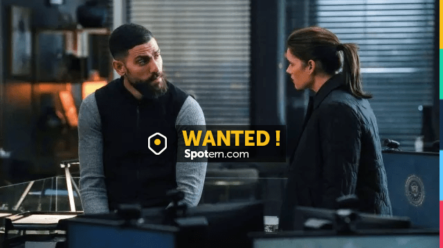 Gilet zippé noir porté par l’agent spécial Omar Adom 'OA' Zidan (Zeeko ...