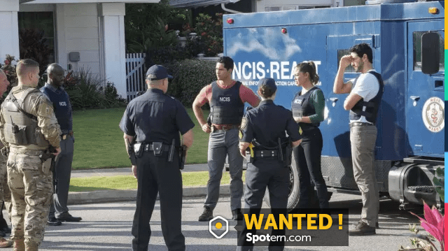 Tactical boots worn by Kai Holman (Alex Tarrant) as seen in NCIS: Hawai ...