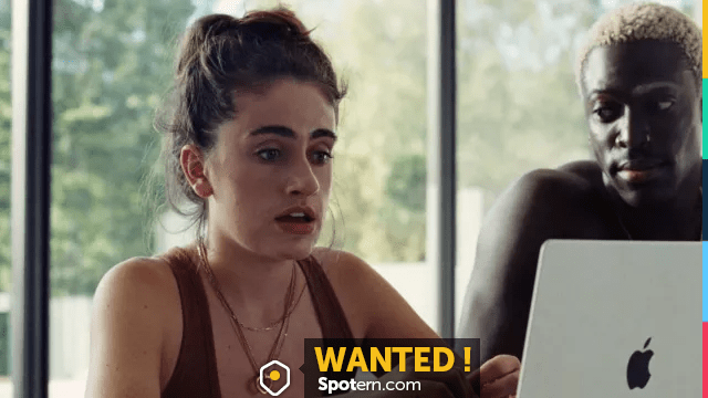 Heart Pendant Necklace worn by Leia (Rachel Sennott) as seen in The ...