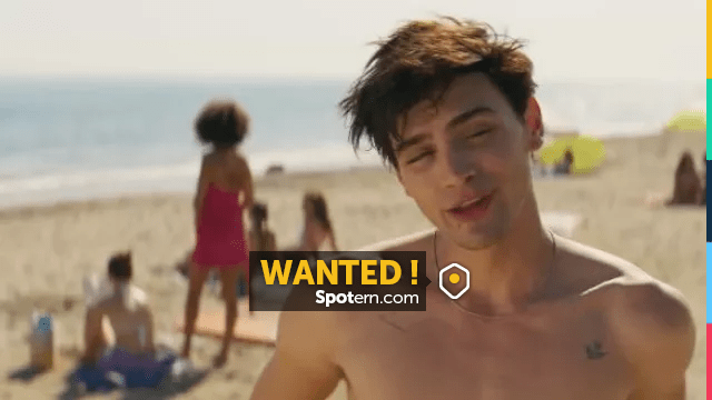 Collier porté par Nick (Gabriel Guevara) dans le film My Fault | Spotern