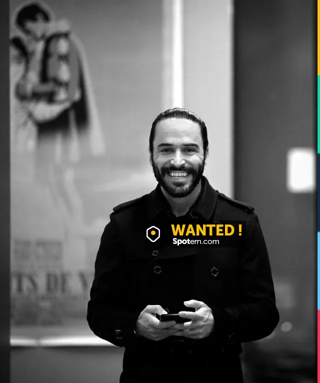 Le trench-coat porté par Assaâd Bouab sur son post d'adieu à la série Dix pour cent sur ...