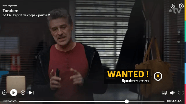 SAC A MAIN de Léa Soler (Astrid Veillon) dans Tandem (S06E04) | Spotern