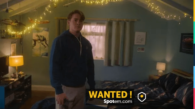 Nick Nelson's (Kit Connor) bedding set from Heartstopper (S02E02) | Spotern