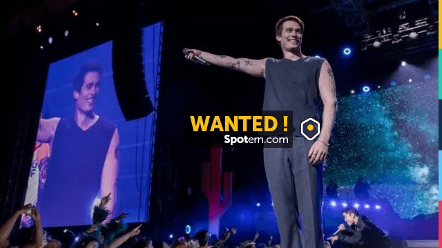 Black tank top worn by Hayes Campbell (Nicholas Galitzine) as seen in ...