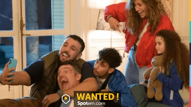 The khaki watch worn by Ange Colona (Foued Nabba) in the Mercato series ...