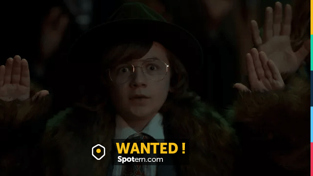 Vestuario de Time Bandits: Kevin (Kal-El Tuck) lleva un abrigo de piel ...