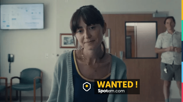 Outfits of Omni Loop Movie: Jayne Lowe (Hannah Pearl Utt) wears Blue ...