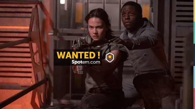 Costumes of Alien: Romulus Movie: Rain (Cailee Spaeny) wears Oversize ...