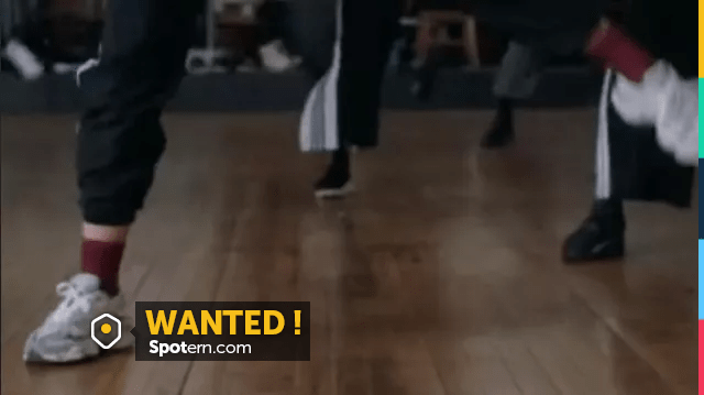 Smile 2 Movie Outfits: Skye Riley (Naomi Scott) wears sports shoes ...