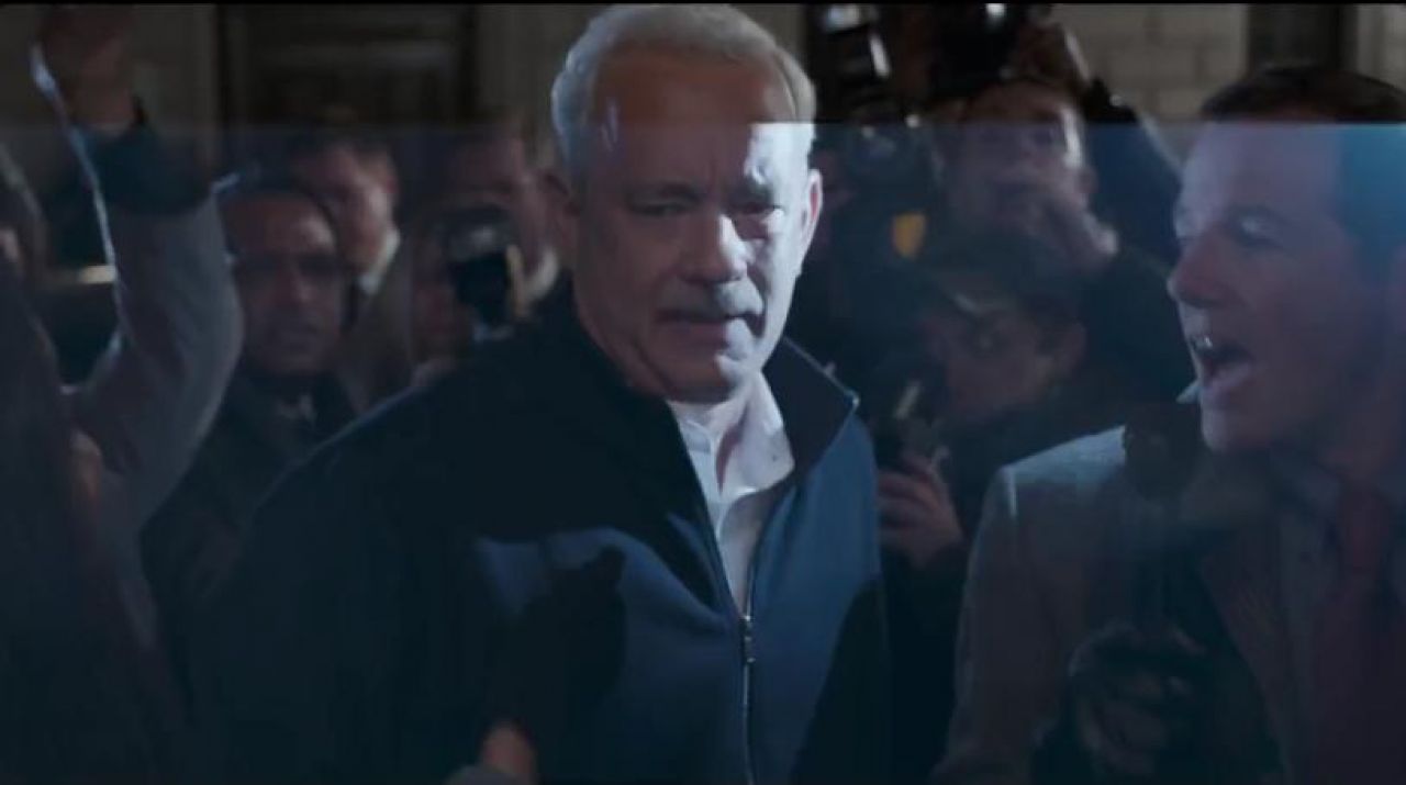 Jacket in navy blue from Tom Hanks in Sully | Spotern