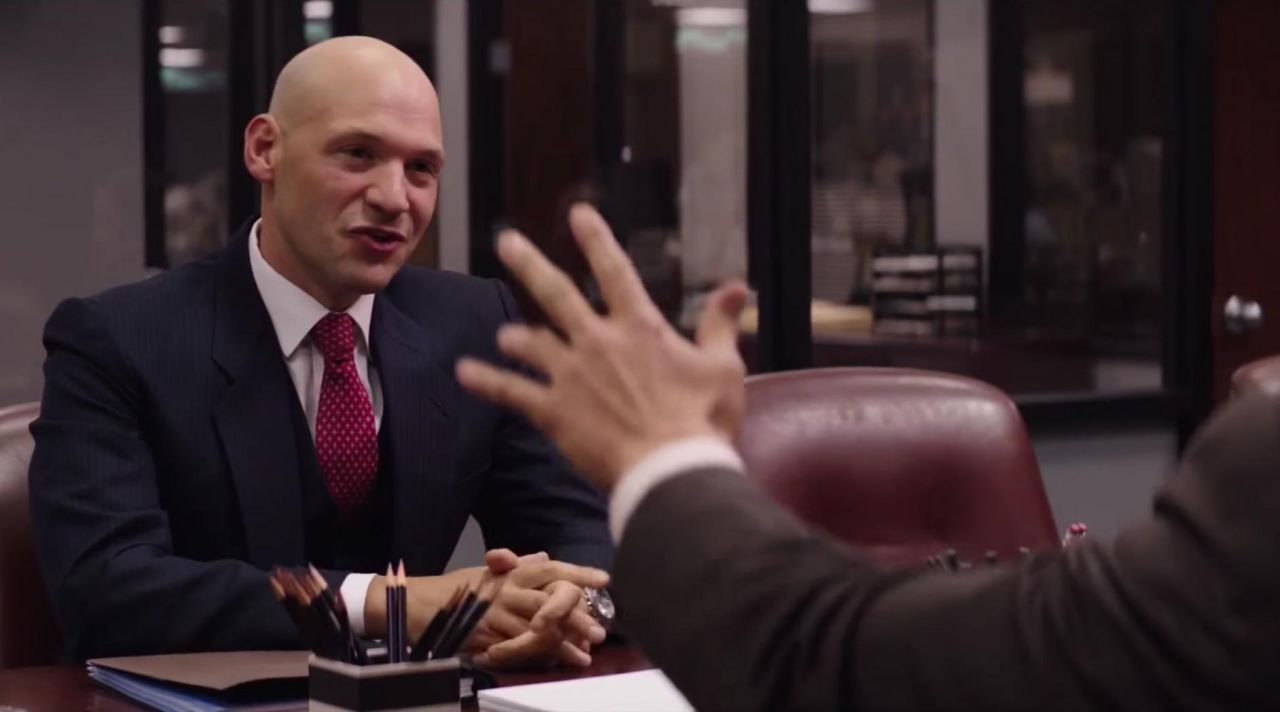 The watch of Brian Woolf (Corey Stoll) in Gold | Spotern