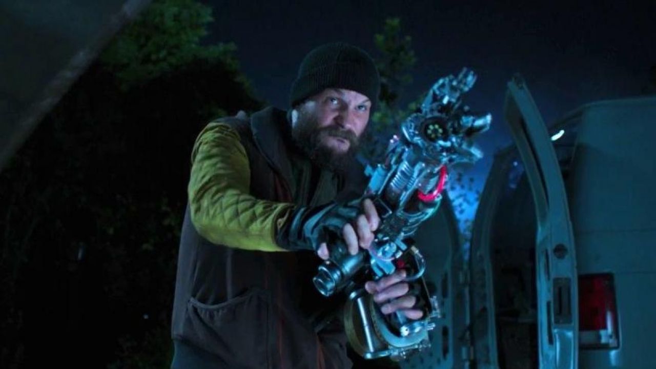 La veste noir et jaune de Jackson Brice / Shocker (Logan Marshall-Green ...